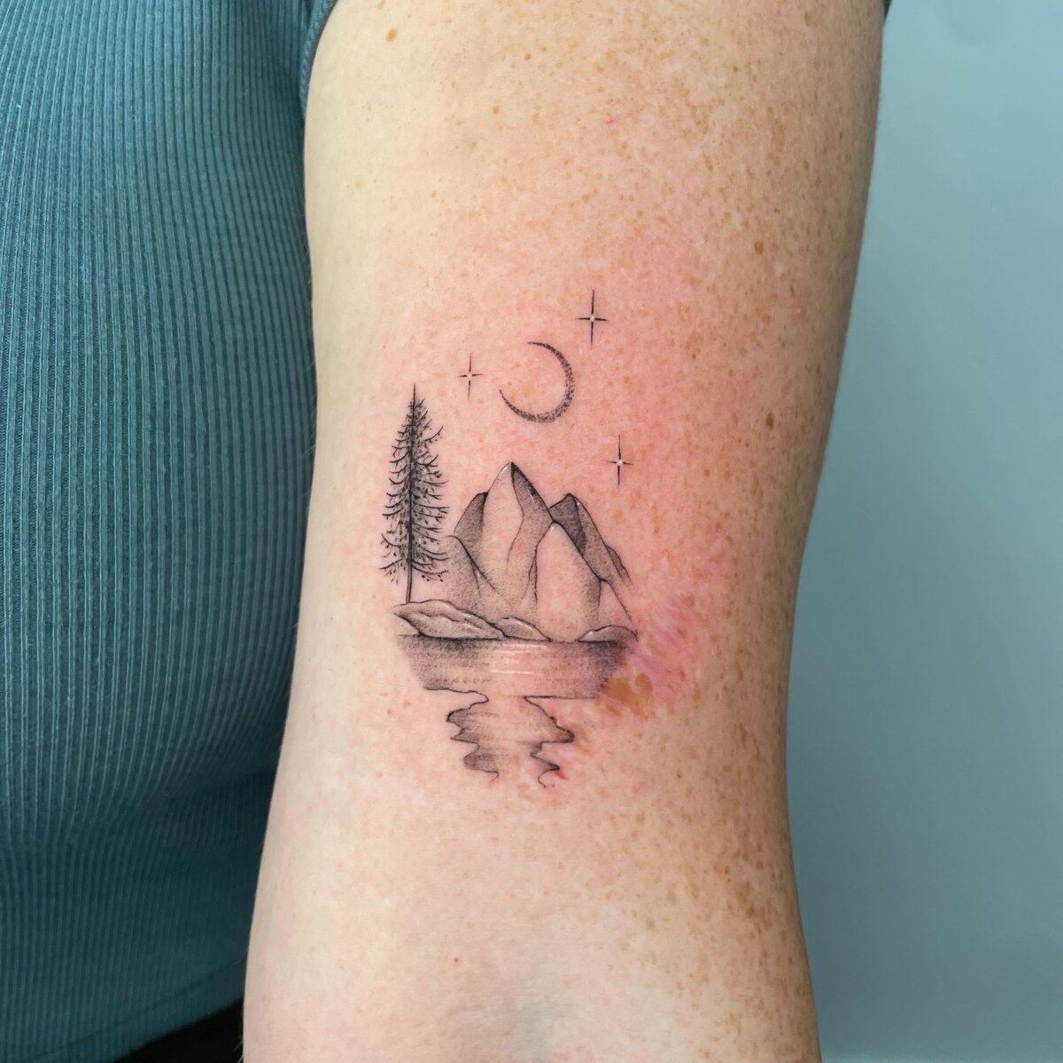 Fine Line Tattoos - Mantle Tattoo DTLA