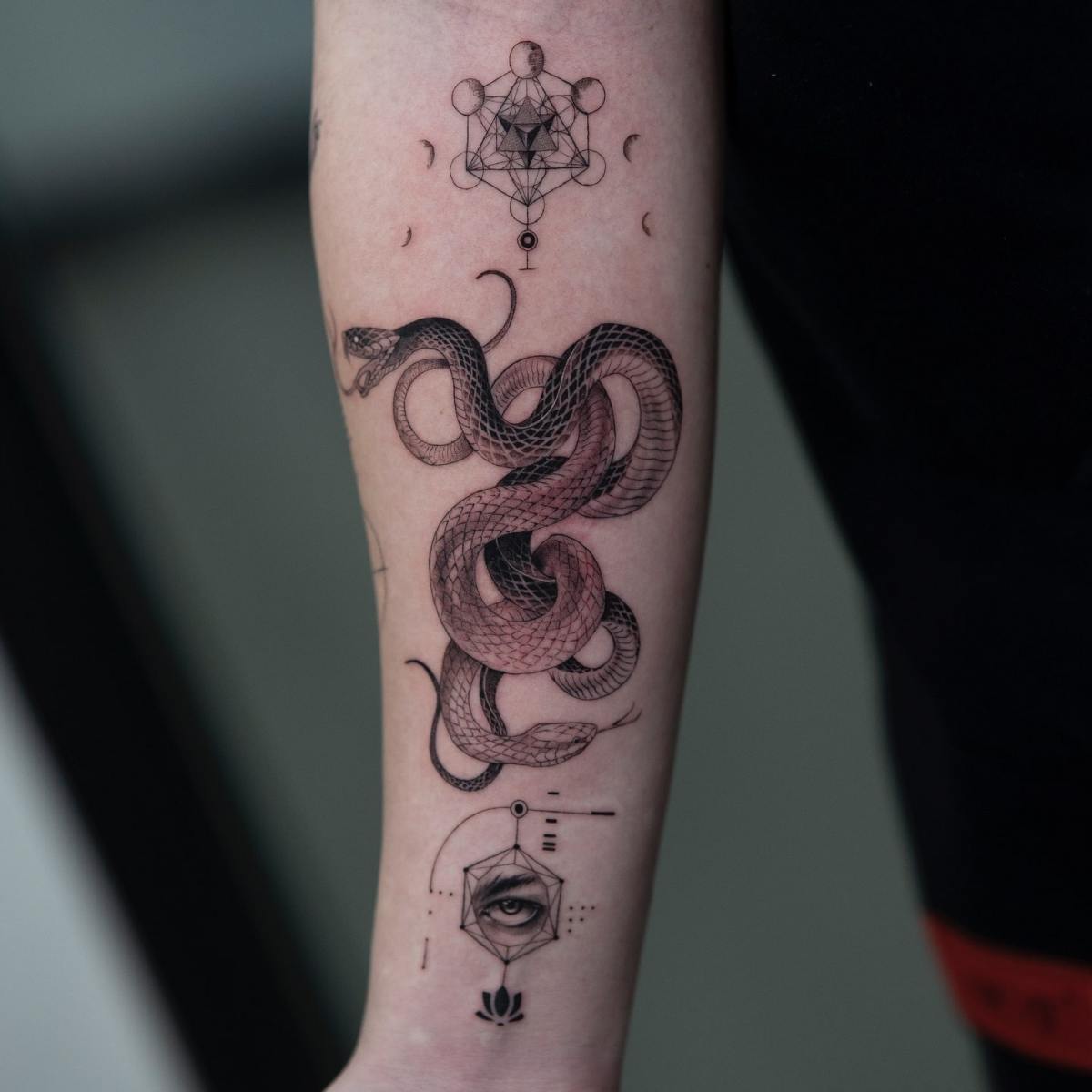 Fine Line Tattoos - Mantle Tattoo DTLA